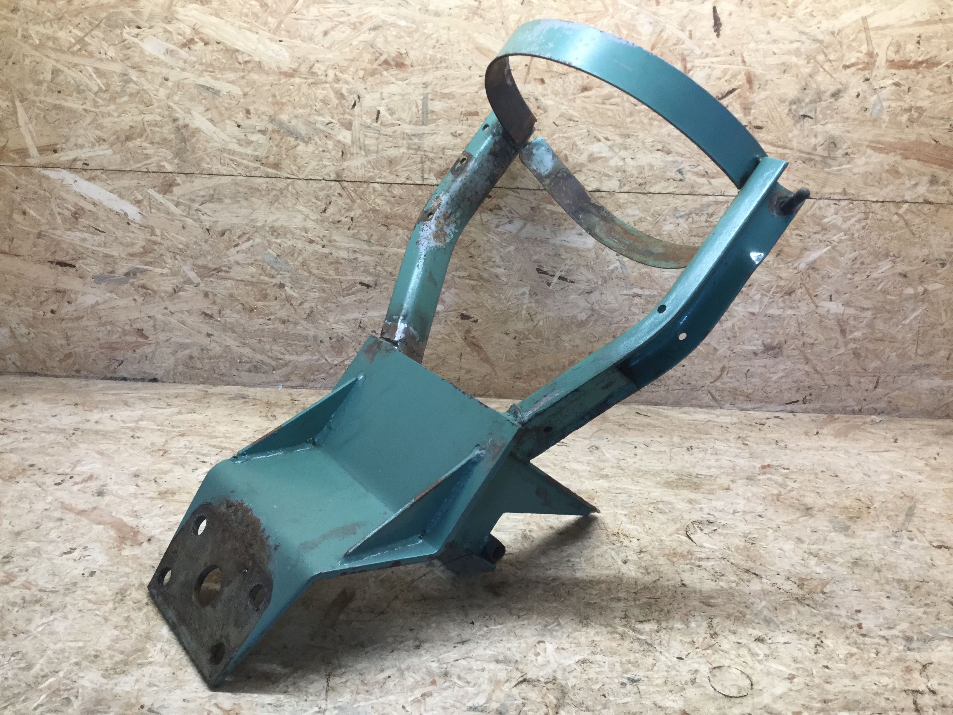 MAN Ackerdiesel 2K3 Tragbock für Tank | eBay.de